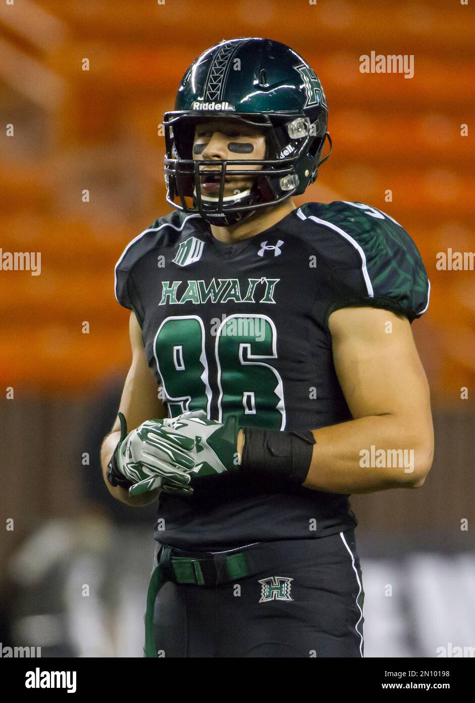 Hawaii defensive lineman David Manoa (96) looks on between plays in the ...