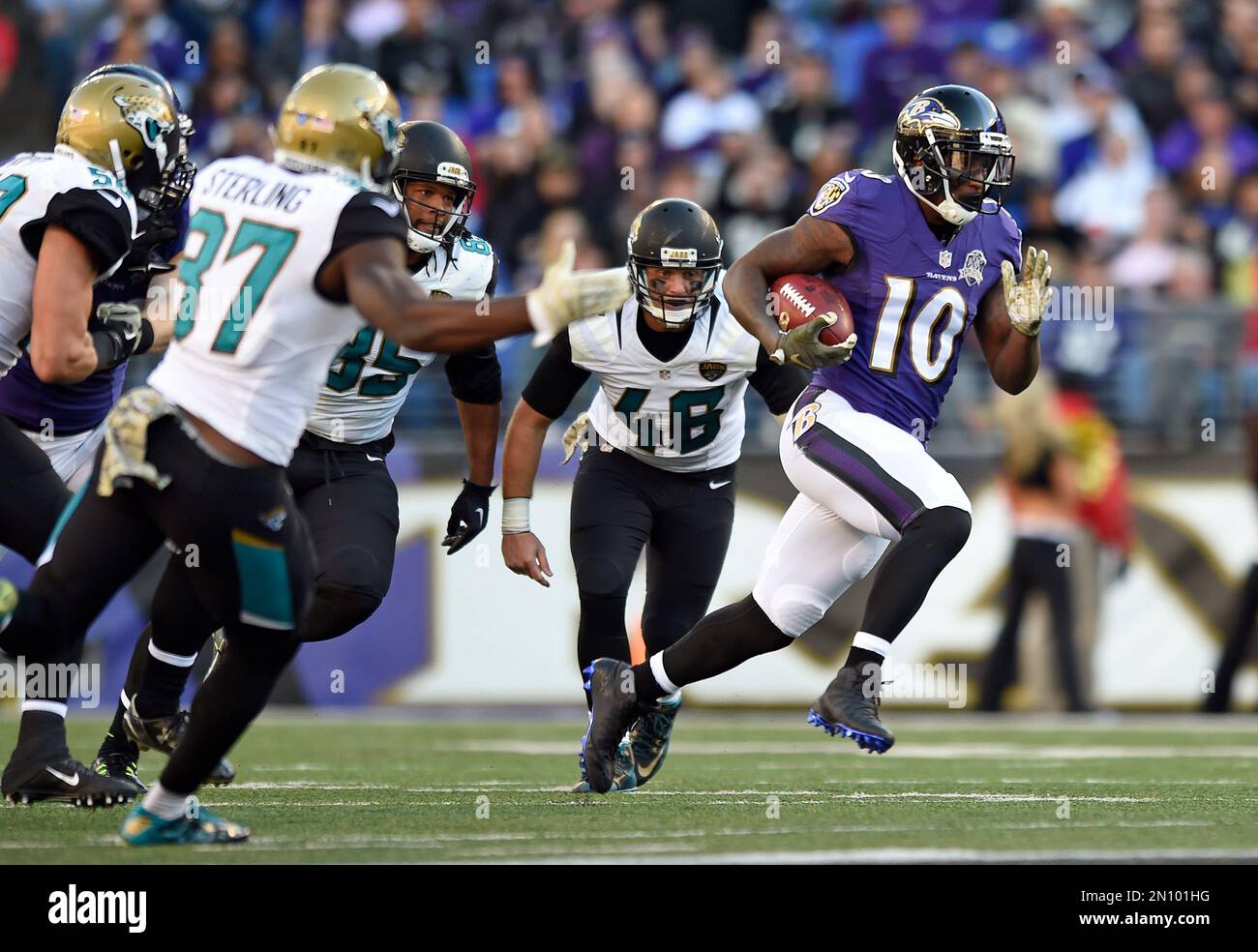 Baltimore Ravens wide receiver Jeremy Ross (10) rushes the ball past ...