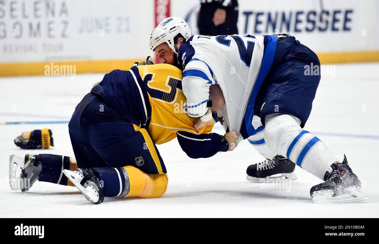 Nashville Predators defenseman Barret Jackman, left, fights with ...