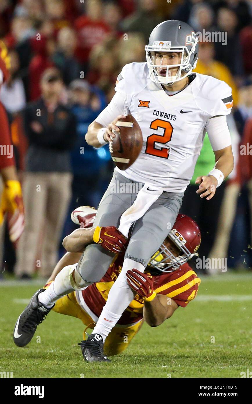 Iowa State defensive end Dale Pierson tackles Oklahoma State ...