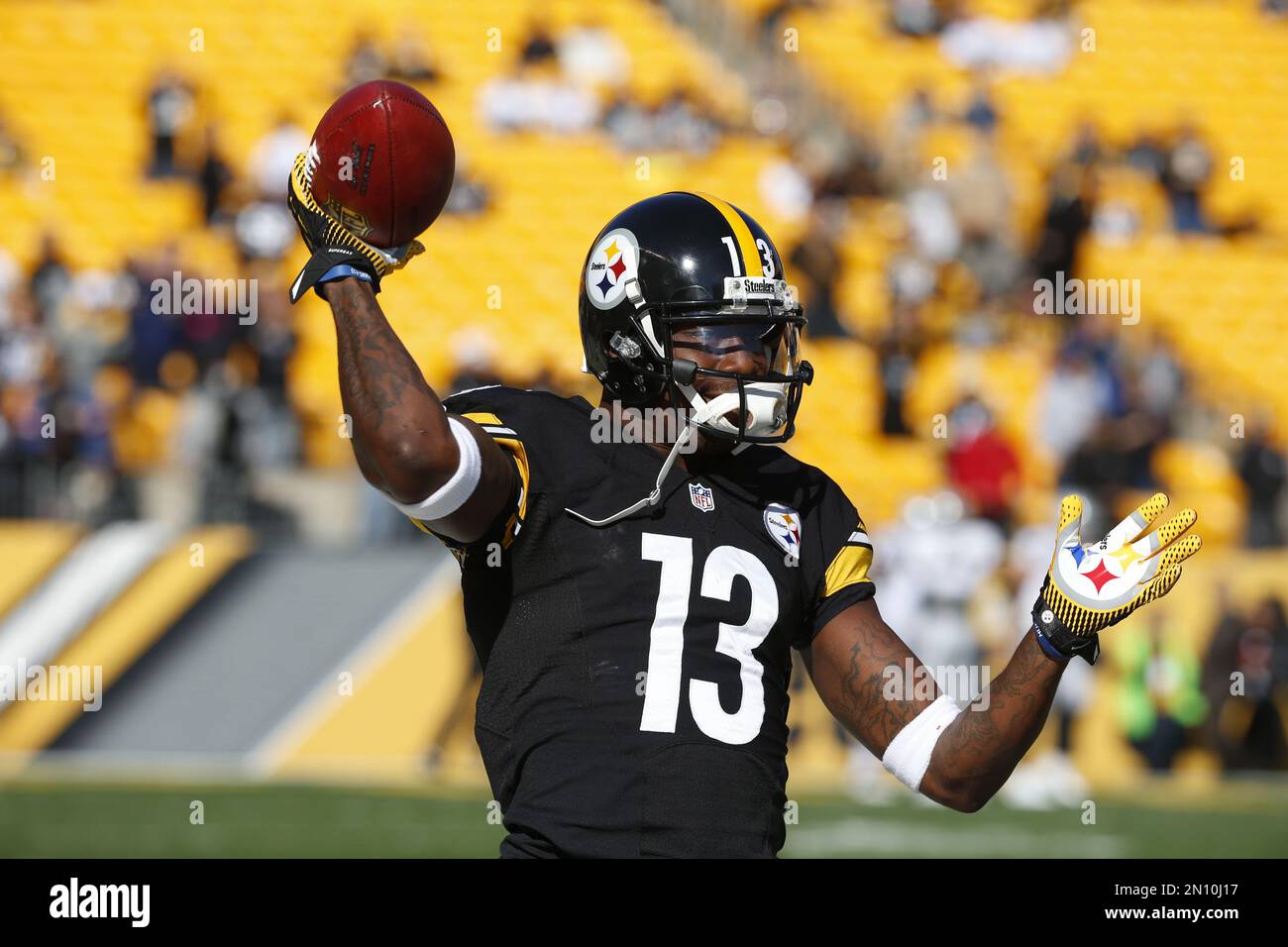 Pittsburgh Steelers wide receiver Jacoby Jones (13) warms up before an ...
