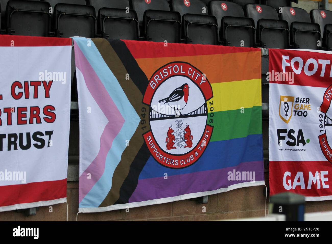 Bristol rovers fan hi-res stock photography and images - Alamy