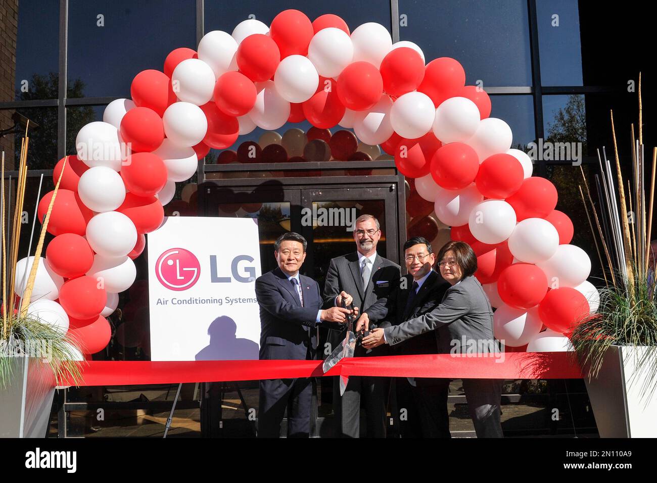 IMAGE DISTRIBUTED FOR LG ELECTRONICS USA - President and CEO LG Air ...