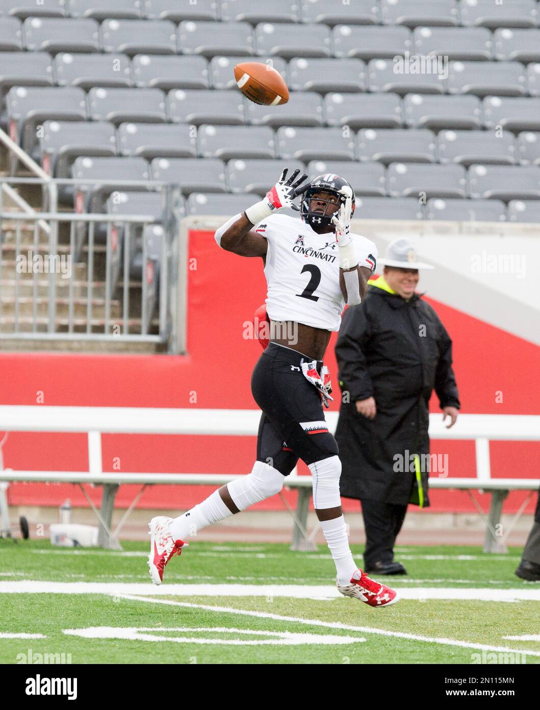 Cincinnati's Mekale McKay (2) leaps in the air to make a catch during ...