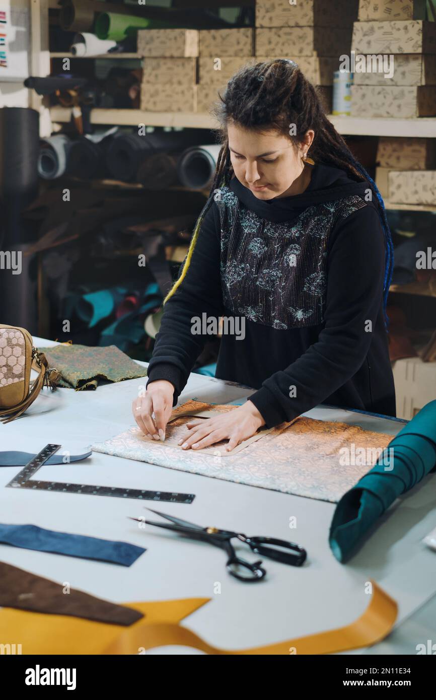 Female designer making bags hi-res stock photography and images - Alamy