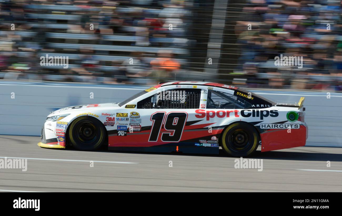Carl Edwards (19) drives during the NASCAR Sprint Cup Series auto race ...
