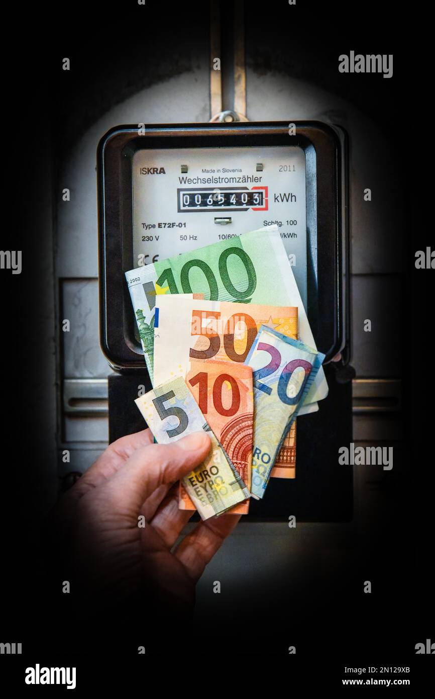 Symbol photo, electricity meter, electricity consumption, electricity ...
