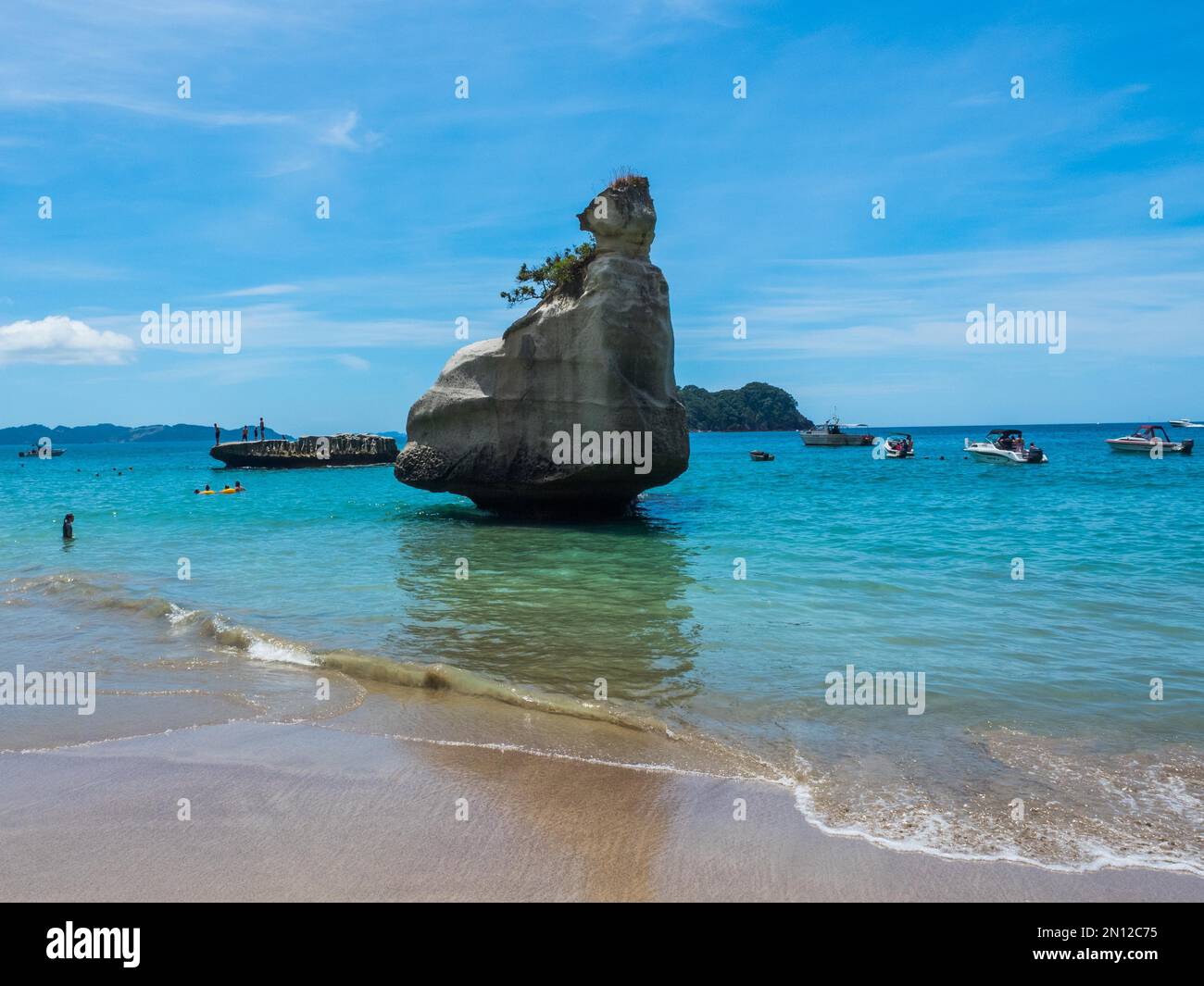 Rock formation on the beach at Cathedral Cove, Mercury Bay, Coromandel ...