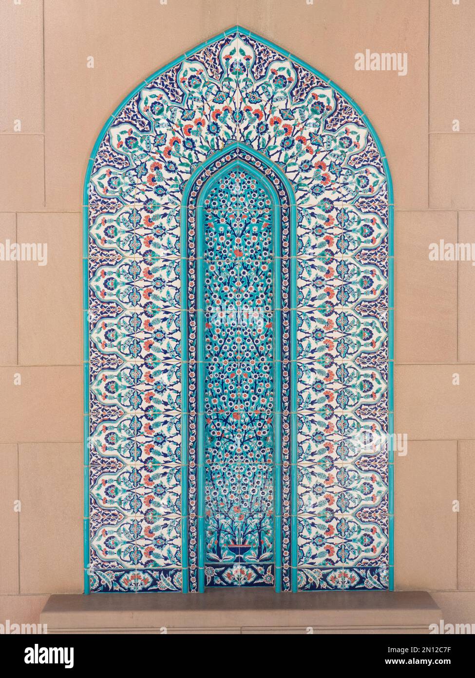 Mosque wall pattern hi-res stock photography and images - Alamy