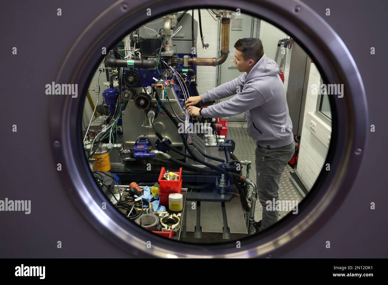 Dual fuel engines hi-res stock photography and images - Alamy