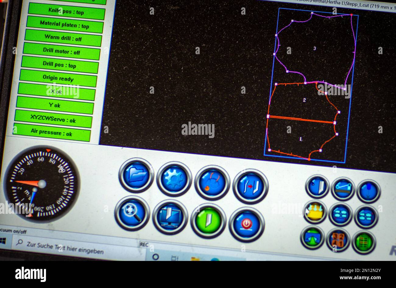 Teplitz, Germany. 26th Jan, 2023. On the screen of the CNC cutter in ...