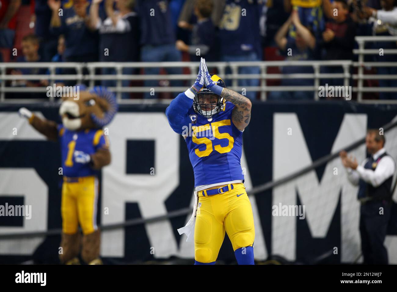 St. Louis Rams middle linebacker James Laurinaitis celebrates after ...