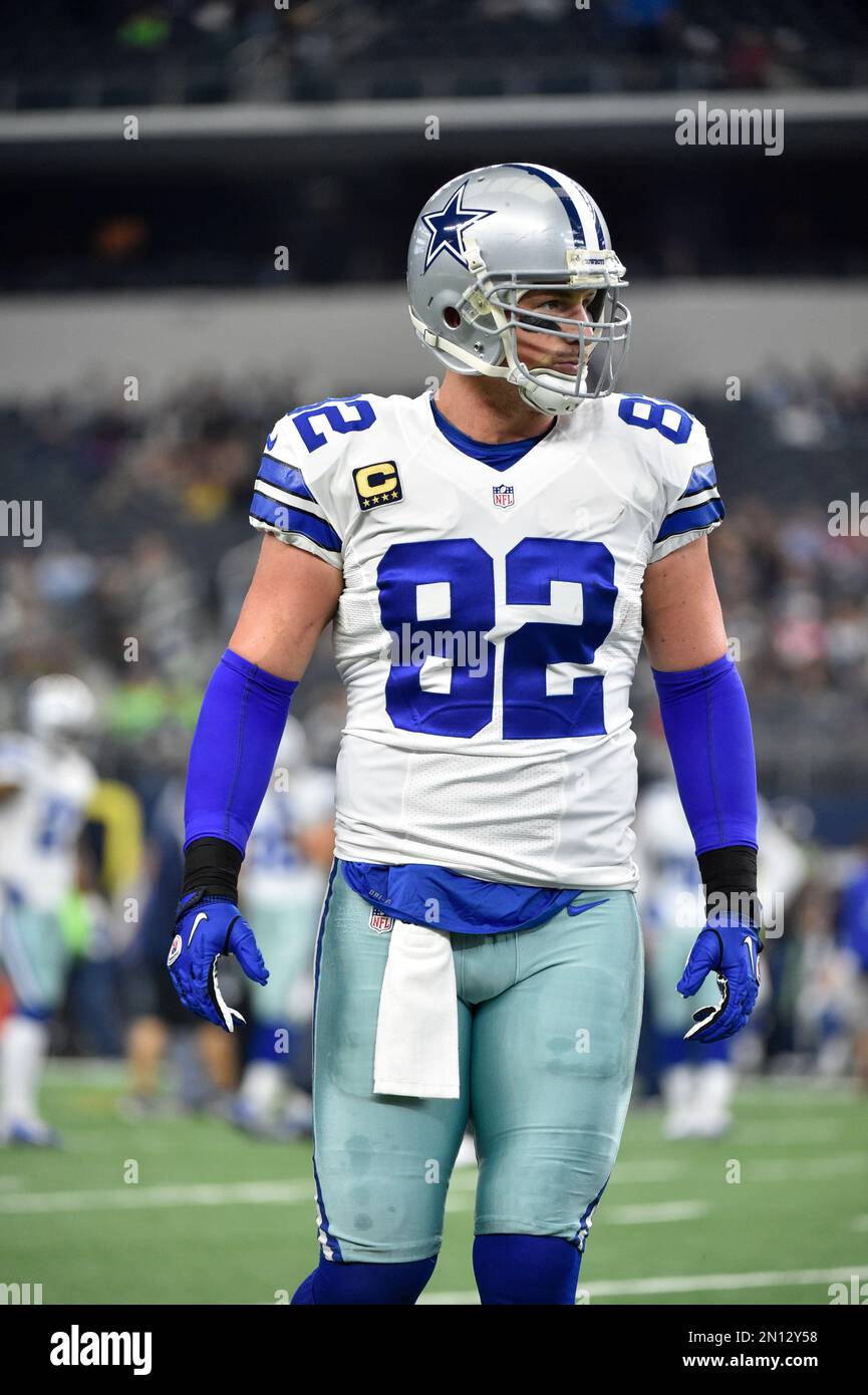 Dallas Cowboys' Jason Witten participates in warm ups before an NFL ...