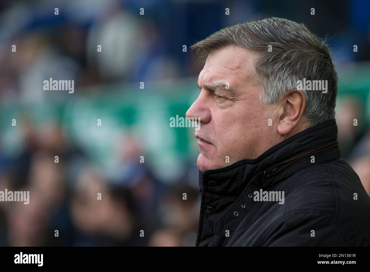 Sunderland's manager Sam Allardyce takes to the touchline before the ...