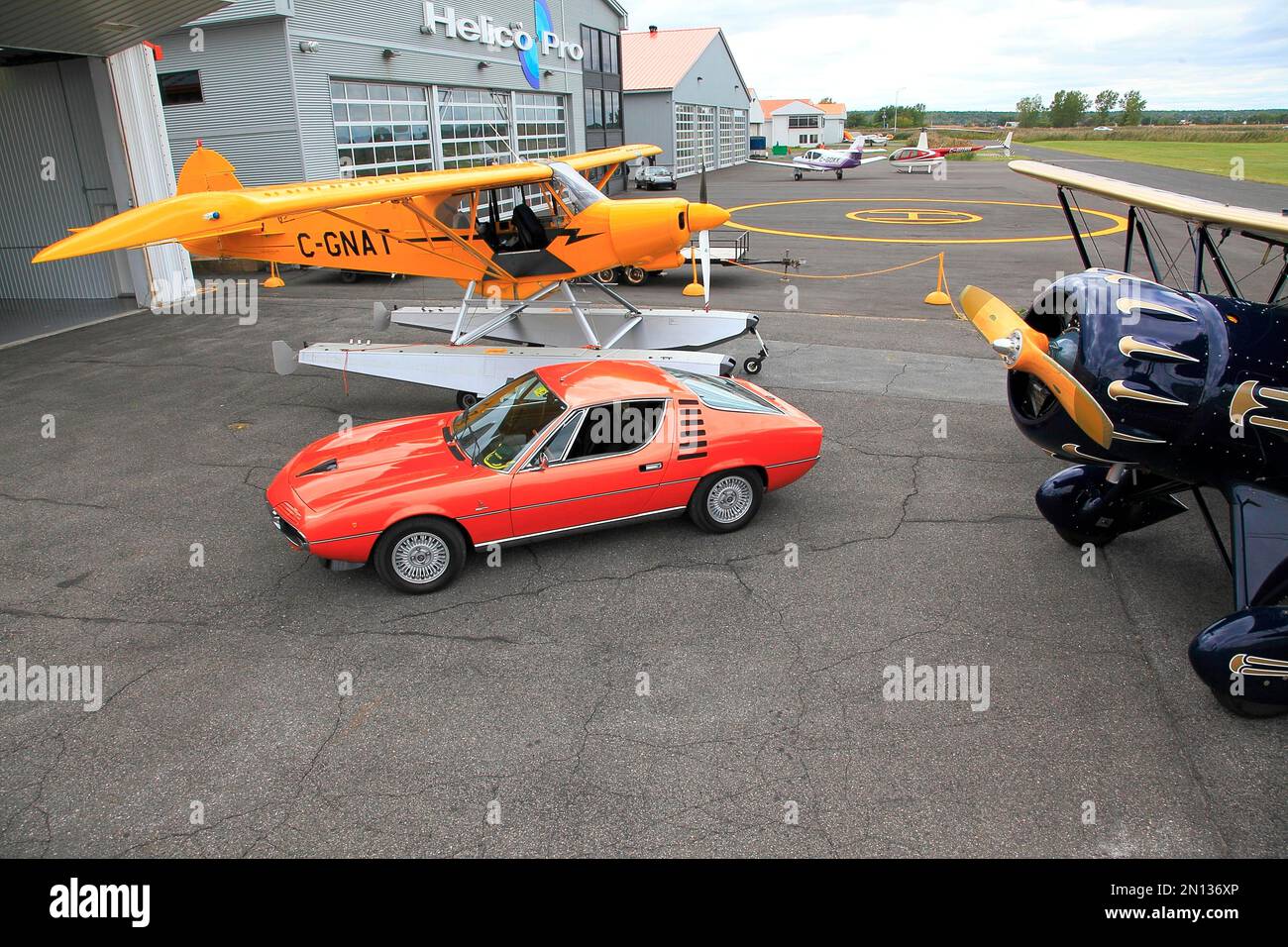 Alfa airplane hi-res stock photography and images - Alamy