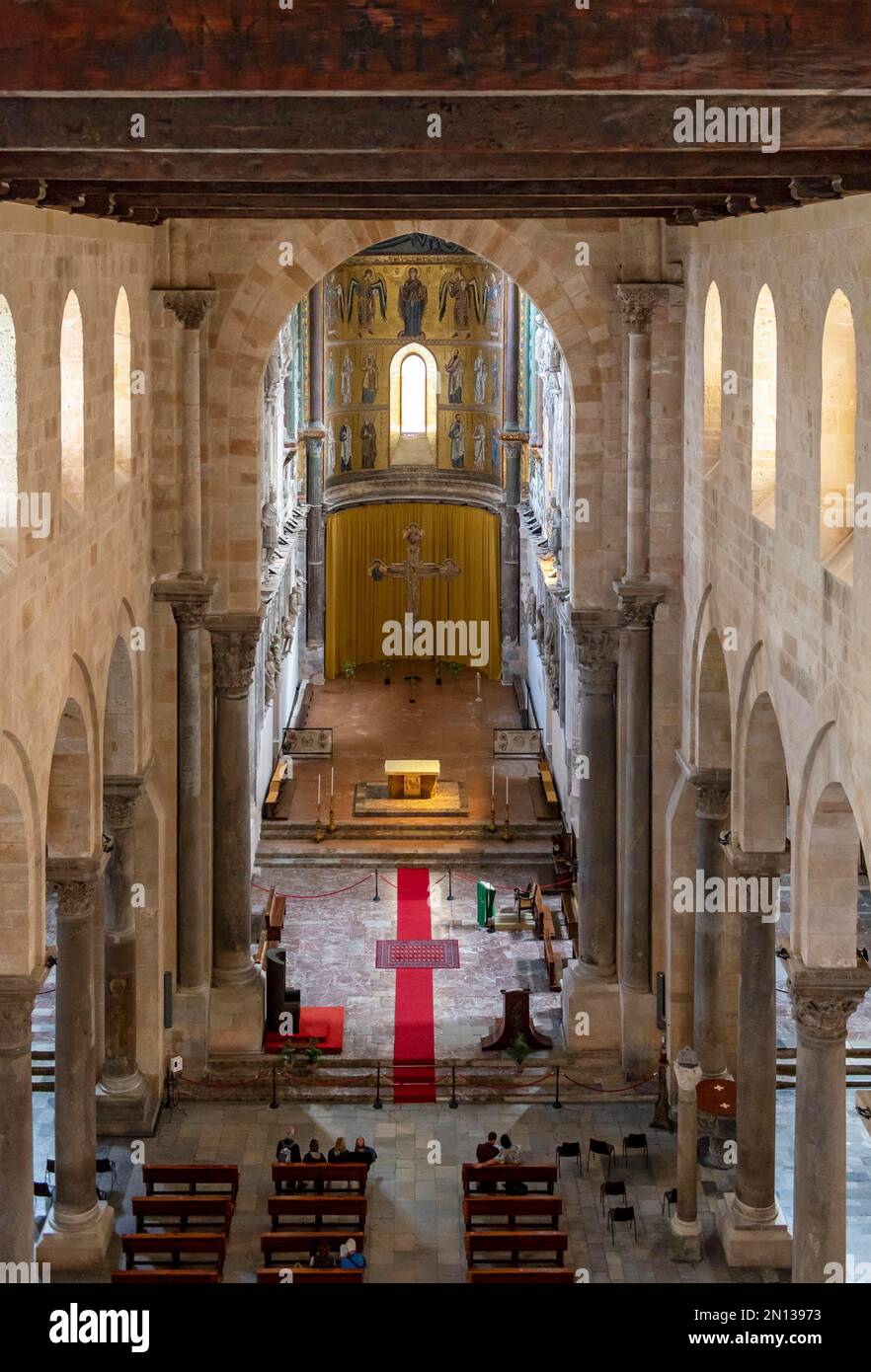 Interior view of Cefalù Cathedral, Cefalu, Sicily, Italy, Europe Stock ...