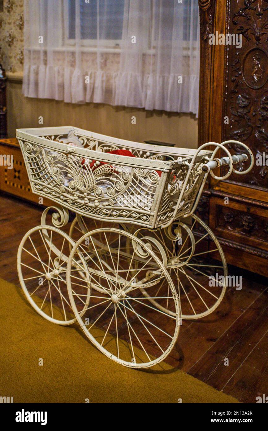 Stausse era pram (1860-1930), CP Nel Museum of the History of Ostriches ...