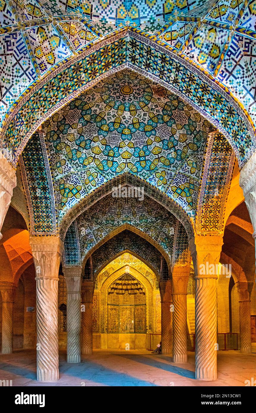 Mosque corridor hi-res stock photography and images - Alamy