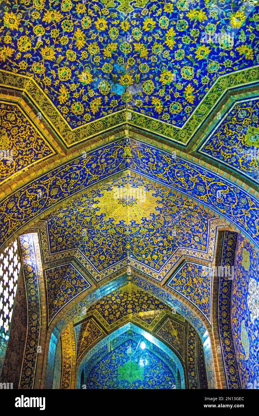 Faience Mosaics, Shaikh Lotfullah Mosque, Isfahan, Isfahan, Iran, Asia ...