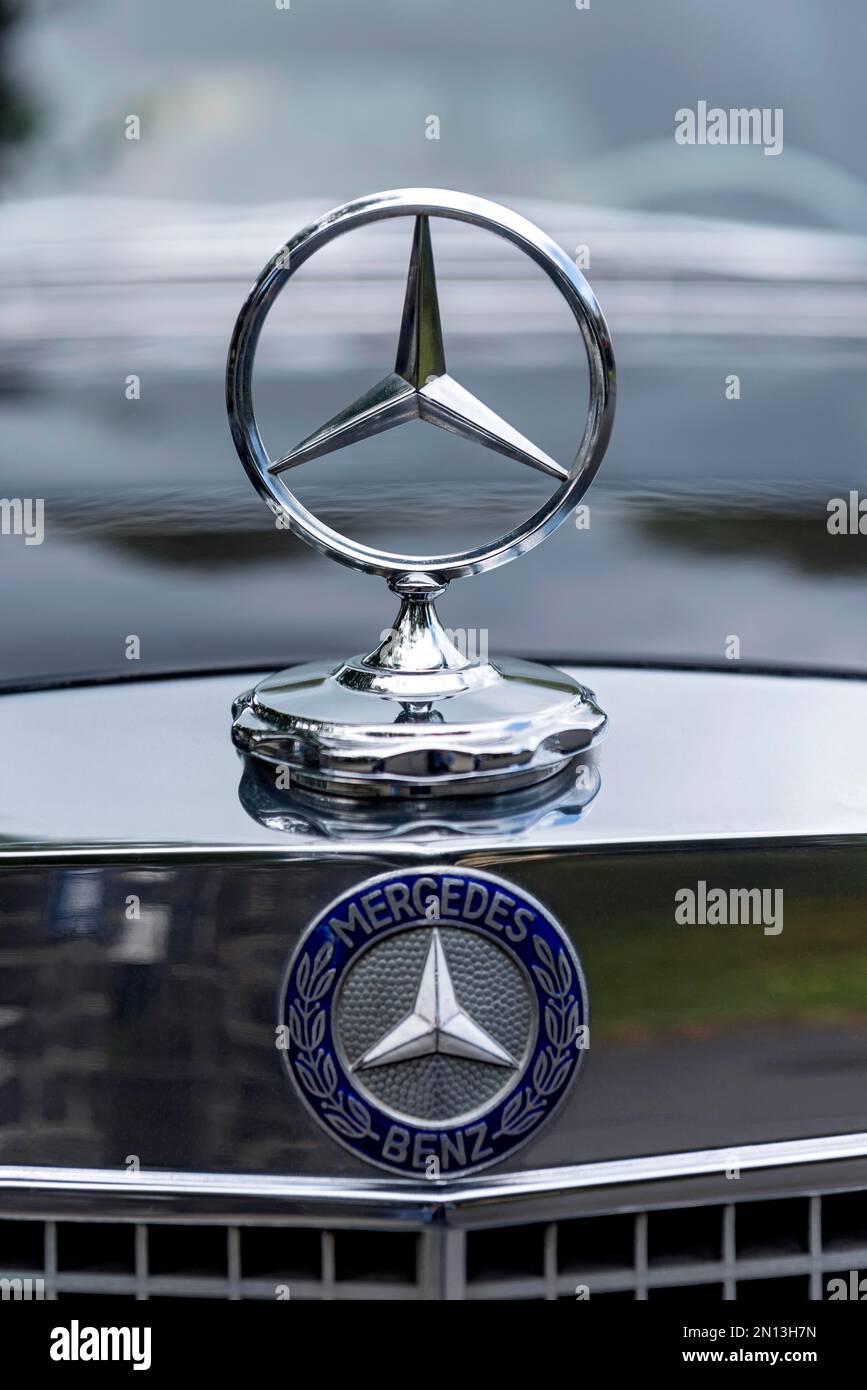 Radiator mascot Mercedes star with logo on classic car Mercedes-Benz ...