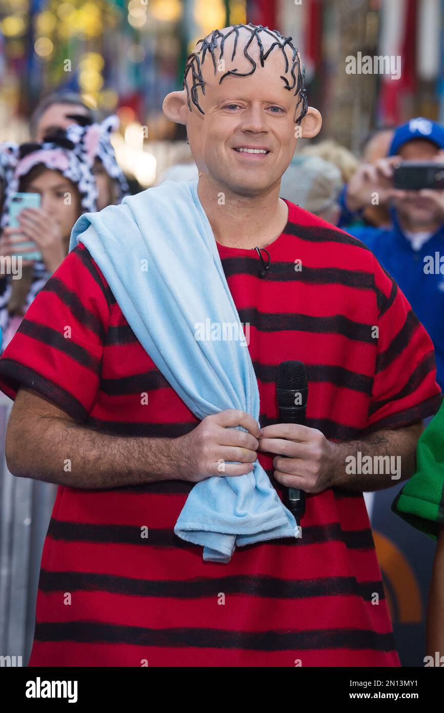 Carson Daly dresses as Linus from "Peanuts" during NBC's "Today" show ...