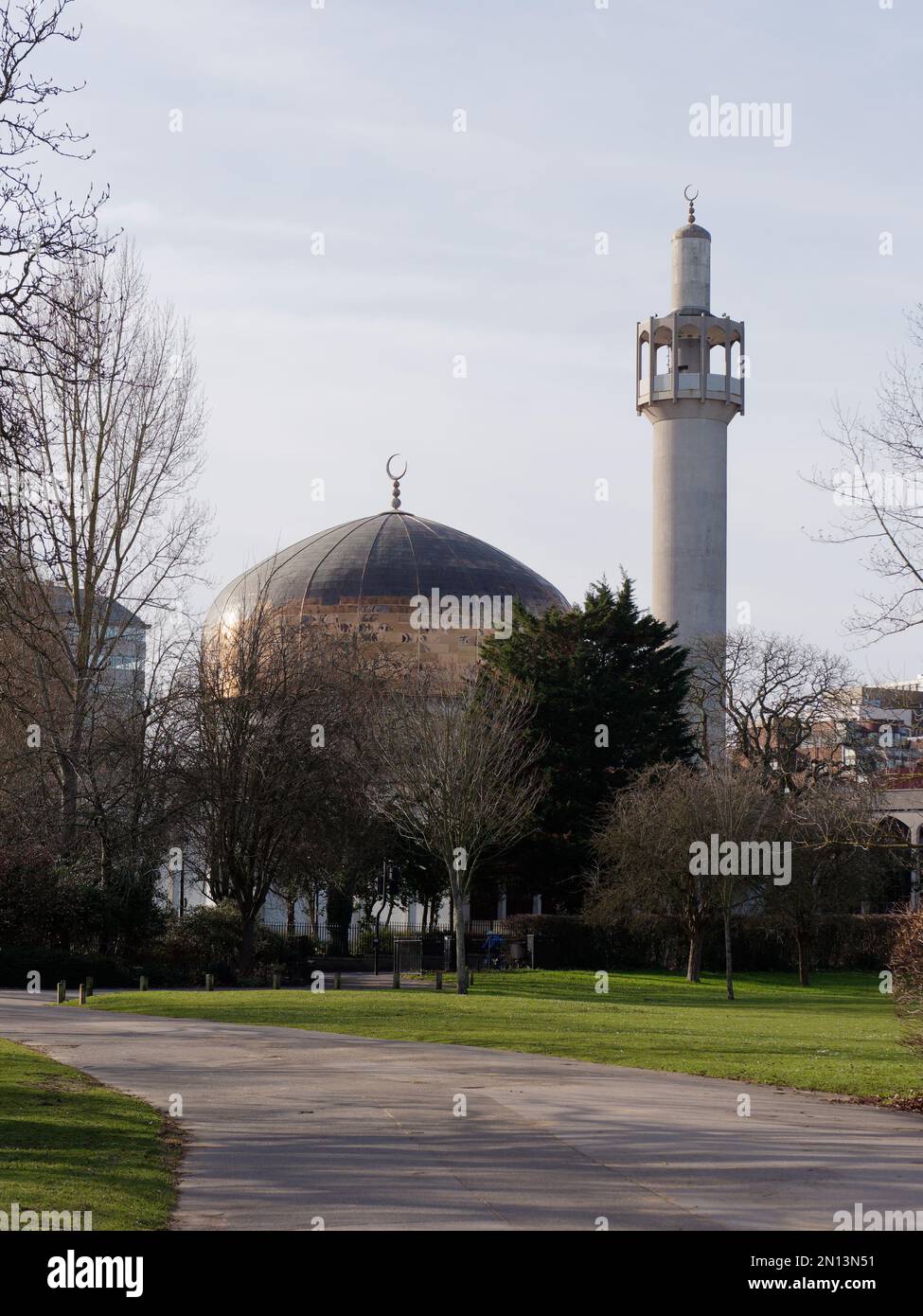 London Central Mosque beside Regents Park on a winters day, London ...