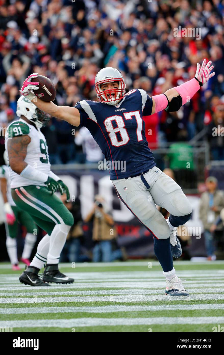New England Patriots tight end Rob Gronkowski celebrates a touchdown ...