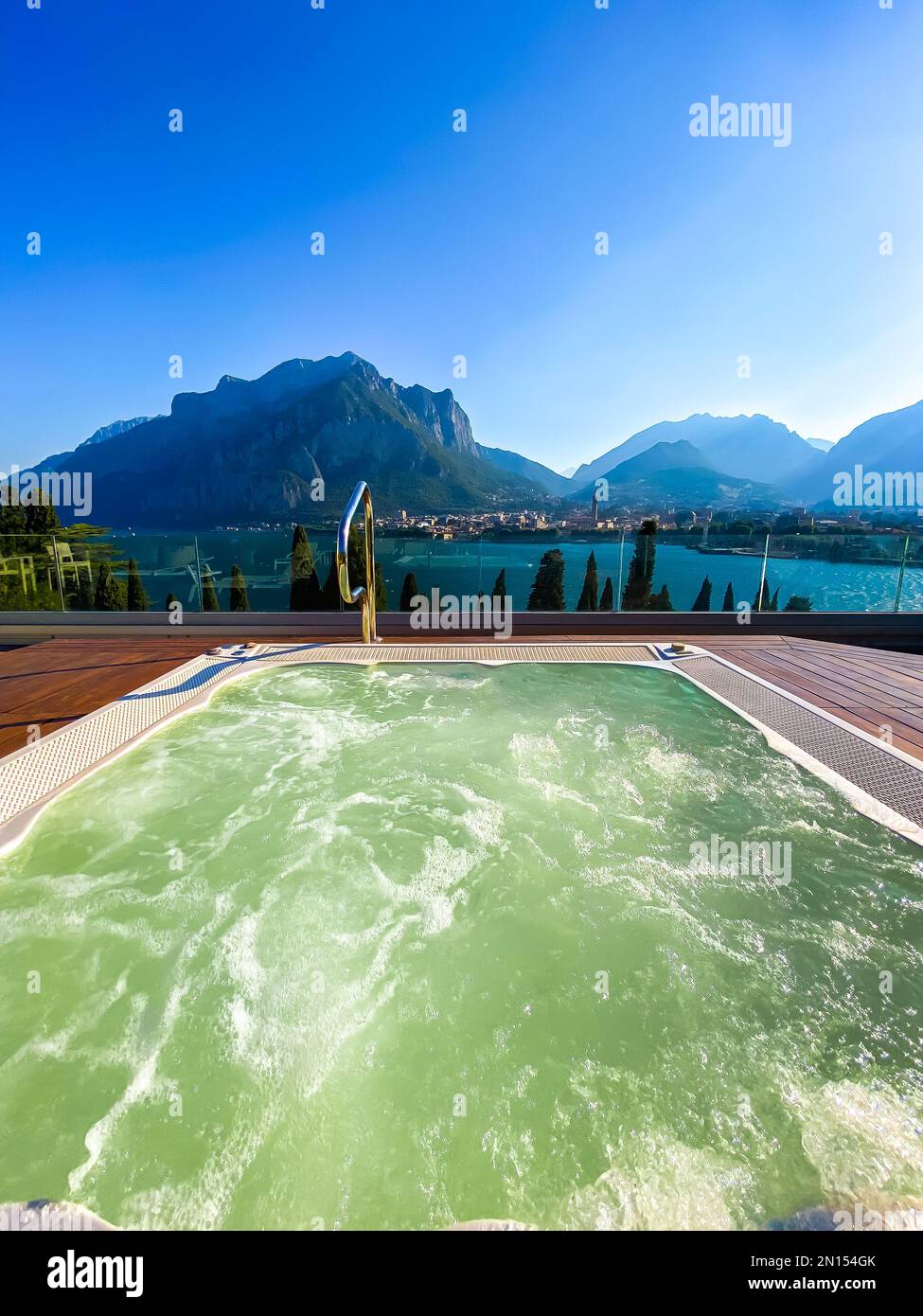 Hotel lake como pool luxury hi-res stock photography and images - Alamy