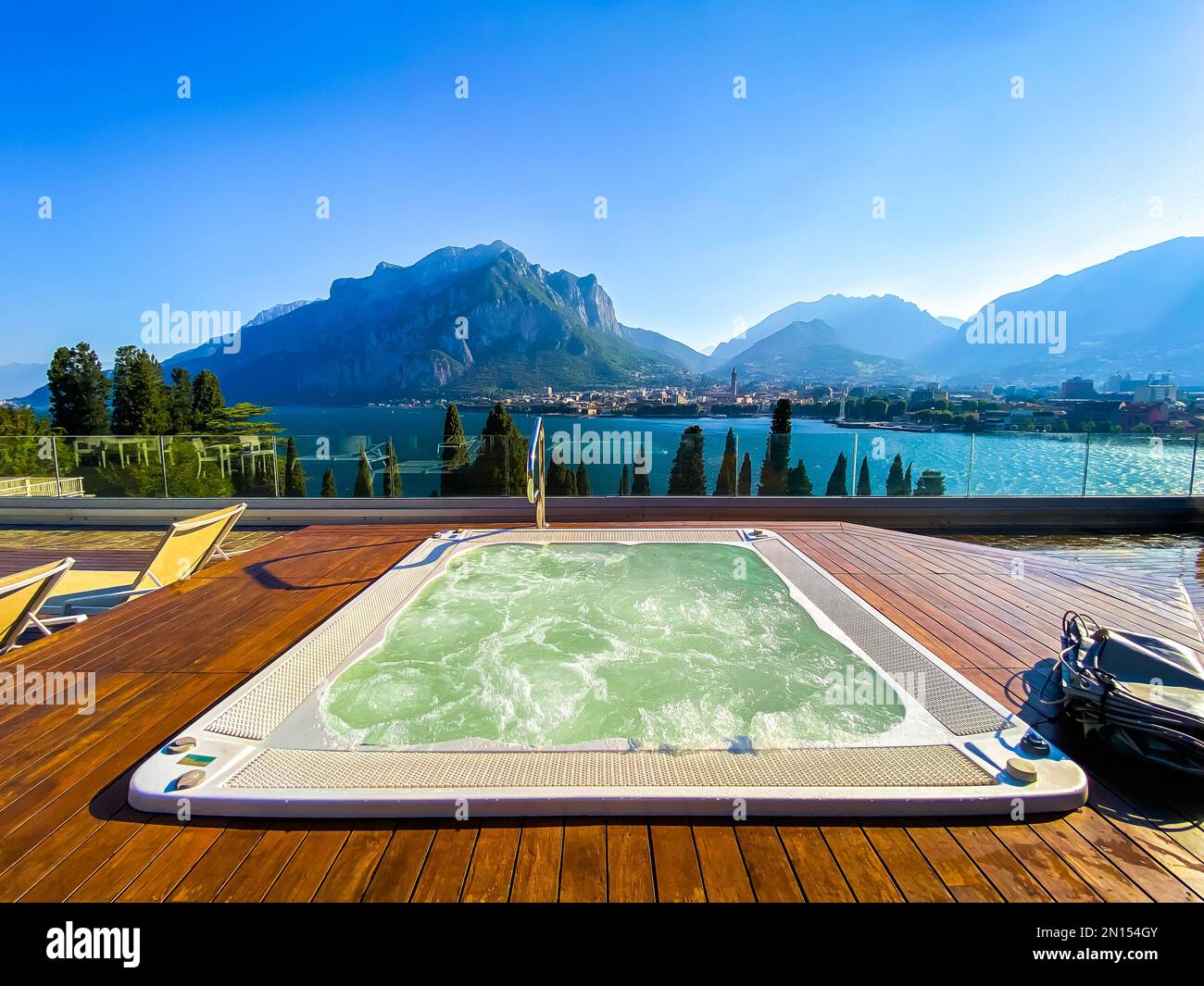 Hotel lake como pool luxury hi-res stock photography and images - Alamy
