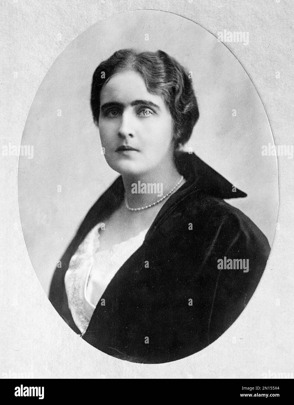 Princess Elisabeth of Romania, who recently became the wife of Crown ...