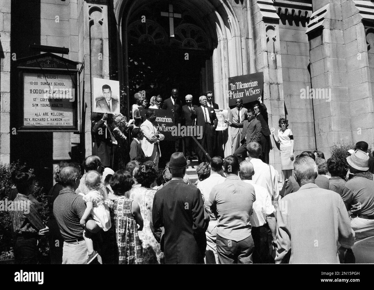 The Rev. Robert L.T. Smith, near top right, a Jackson, Miss., clergyman ...