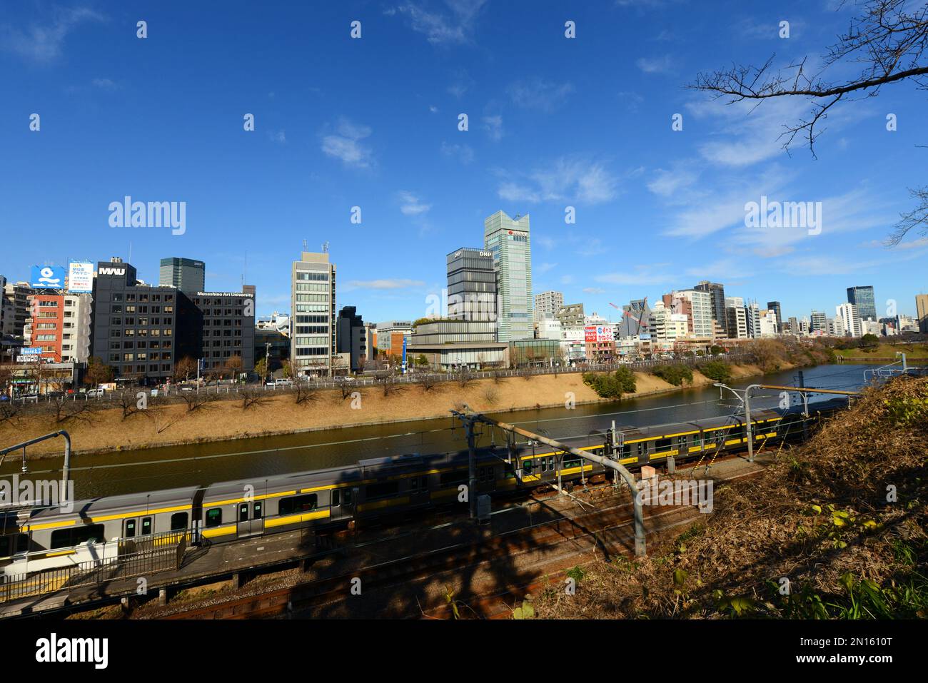 Edo castle outer moat trace hi-res stock photography and images - Alamy