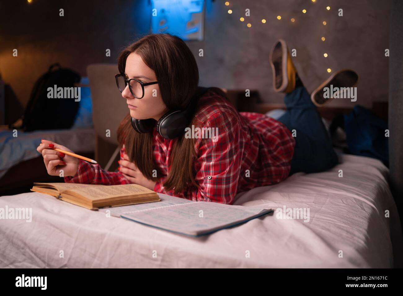 School dormitory bedroom hi-res stock photography and images - Alamy