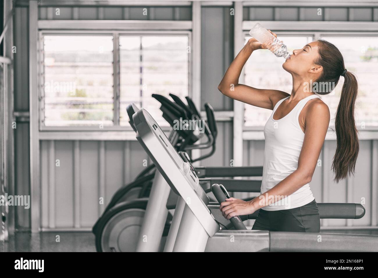 Thirst dehydrated thirsty woman sweating hi-res stock photography and ...