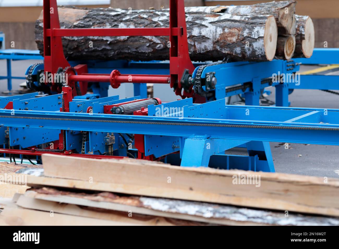 Feeding mechanism hi-res stock photography and images - Alamy