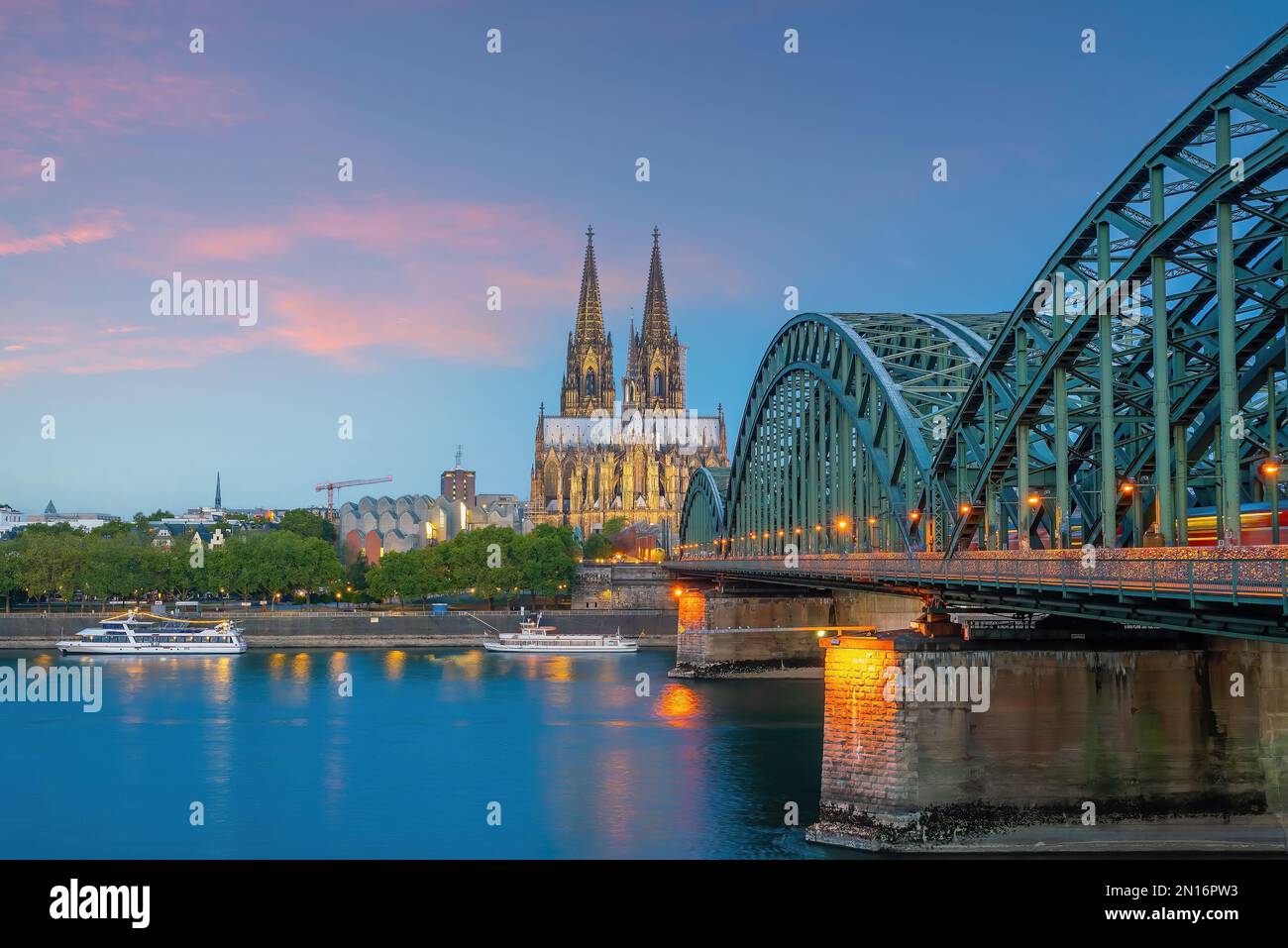 Downtown Cologne city skyline with Cologne Cathedral and Hohenzollern ...