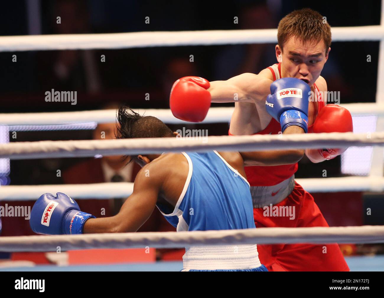 Vasilii Egorov of Russia, background fights Joahnys Argilagos of Cuba ...