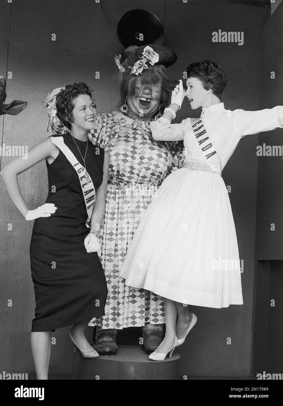 Miss Iceland, Bryndis Schram and Miss Canada, Gloria Noalas, visit the ...