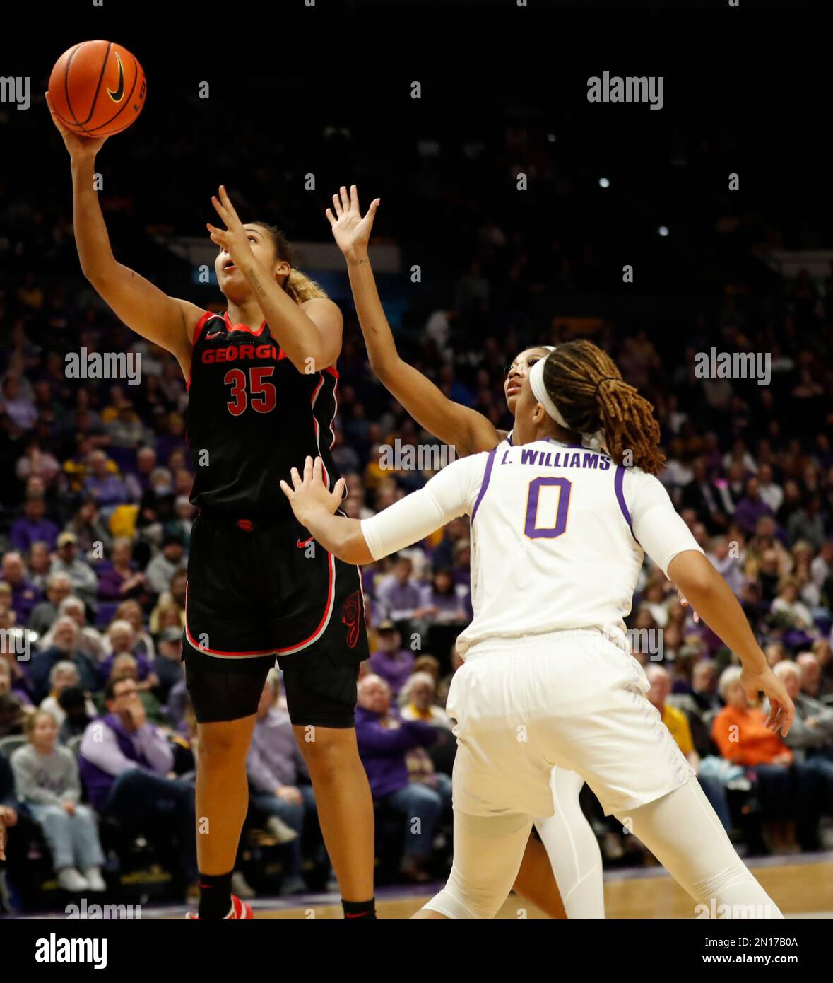 Georgia Lady Bulldogs forward Javyn Nicholson (35) shoots a layup ...