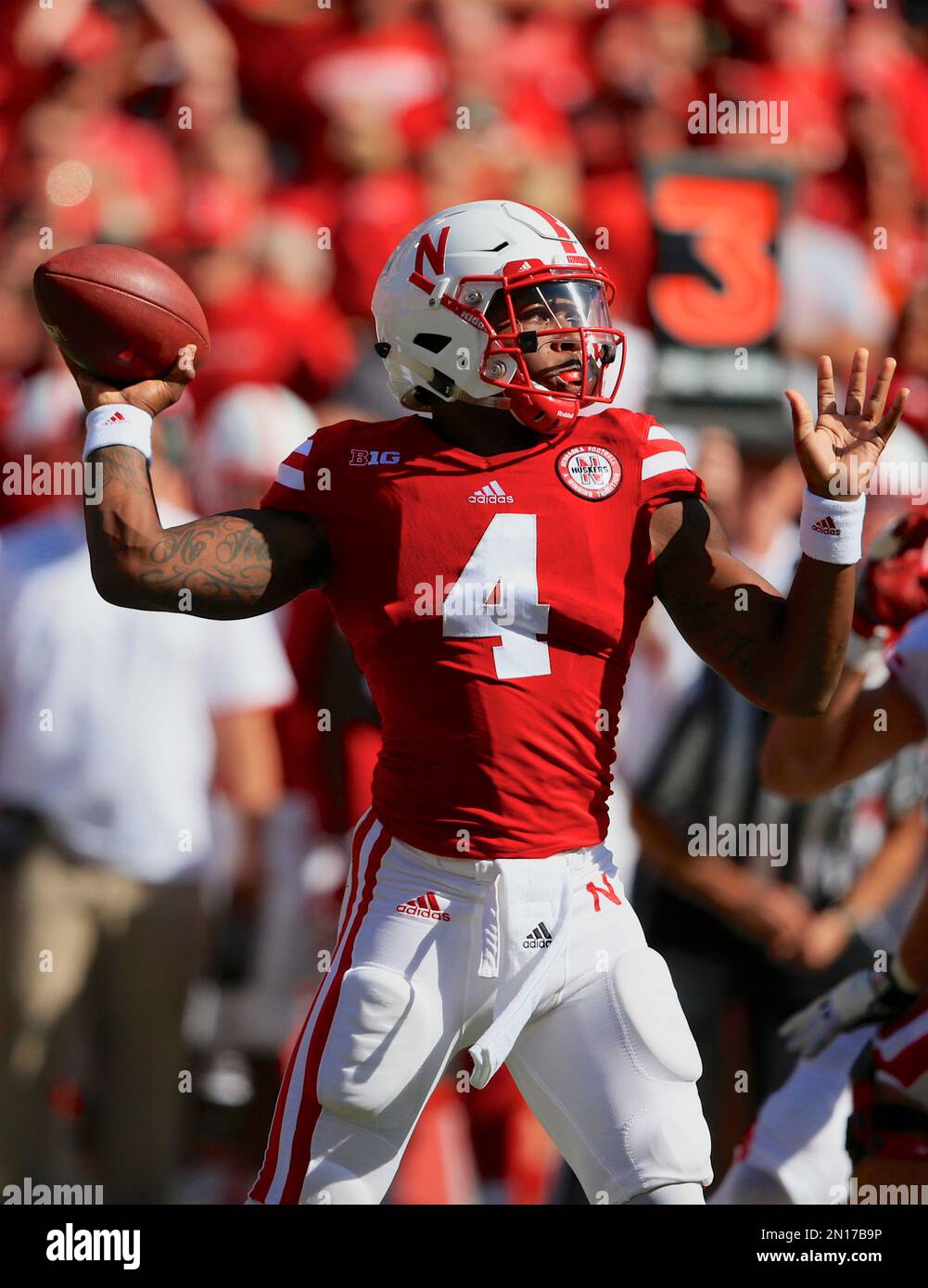 Nebraska quarterback Tommy Armstrong Jr. (4) throws during the first ...