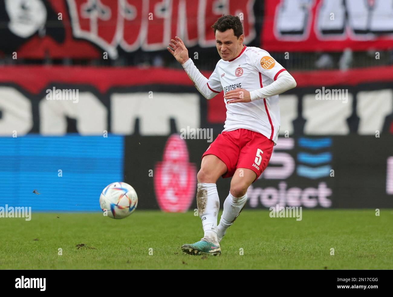 Rot weiss essen msv duisburg hi-res stock photography and images - Alamy