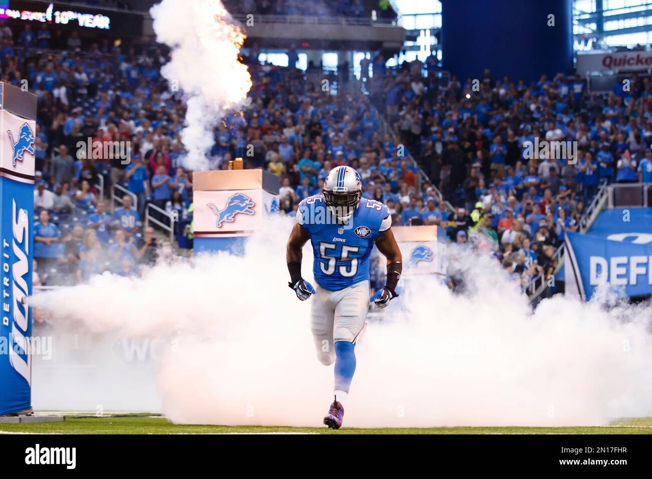 Detroit Lions middle linebacker Stephen Tulloch (55) during player ...