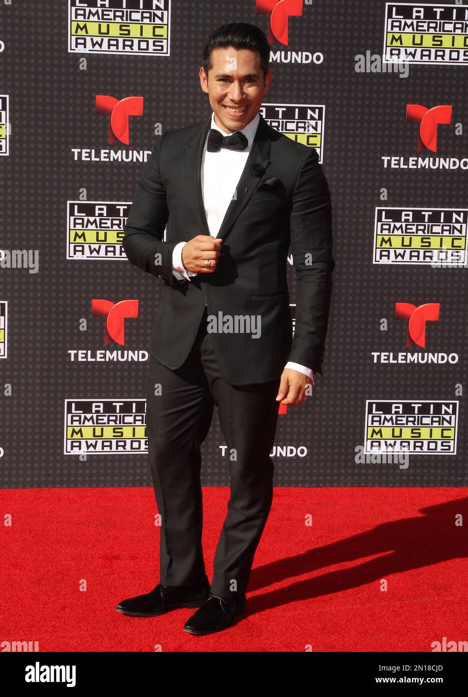 Christian Ramirez arrives at the Latin American Music Awards at the ...