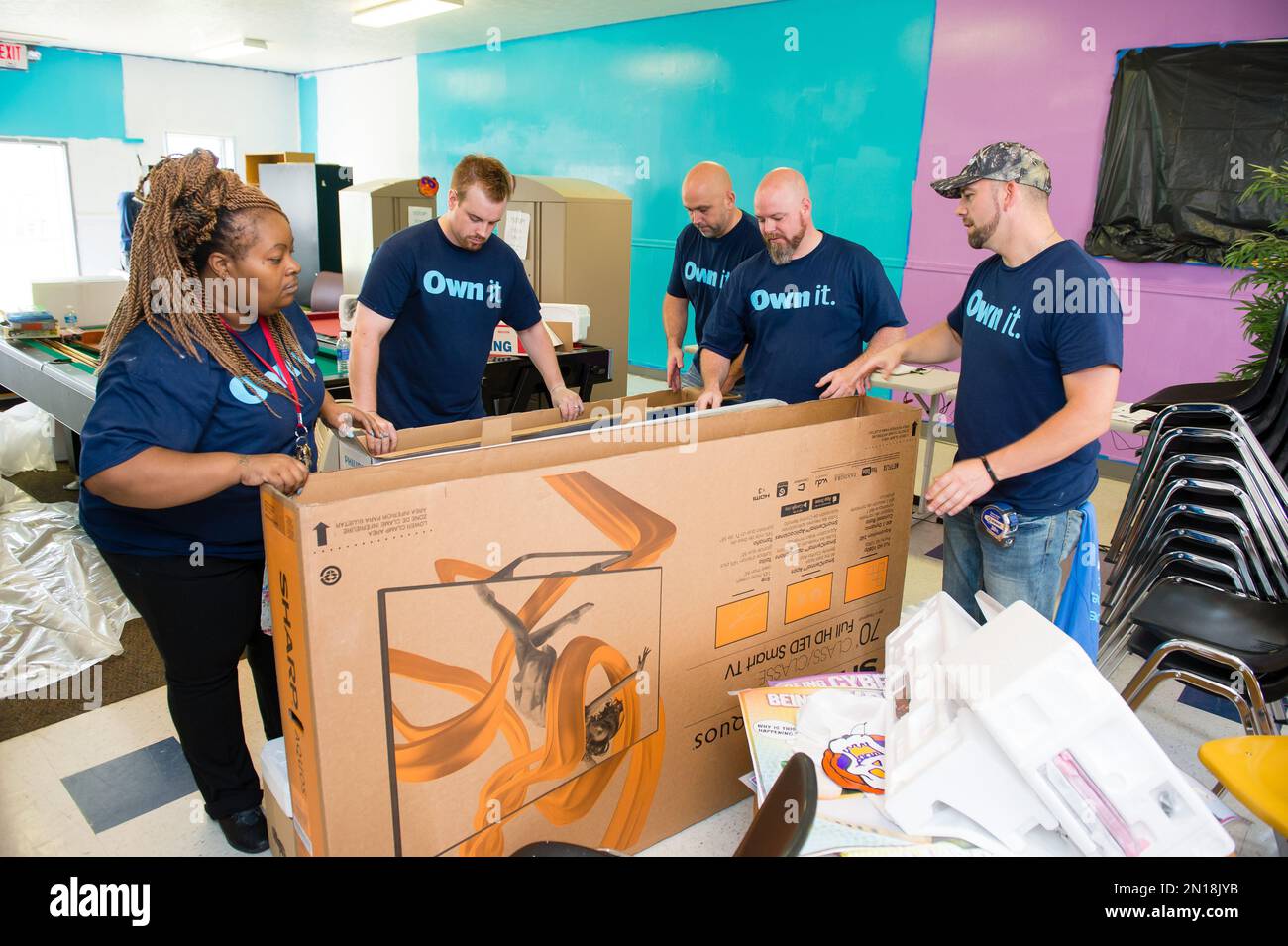 Aaron’s, Inc. employees work to remodel the Boys & Girls Clubs of the ...
