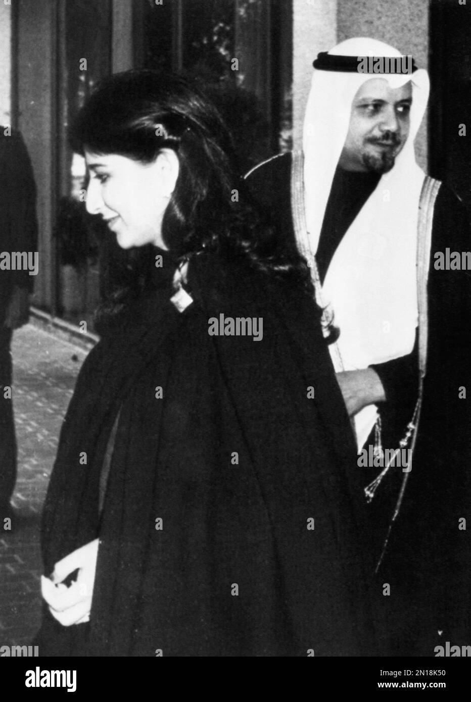 Saudi Arabia's oil minister Sheikh Ahmed Zaki Yamani and his wife leave ...