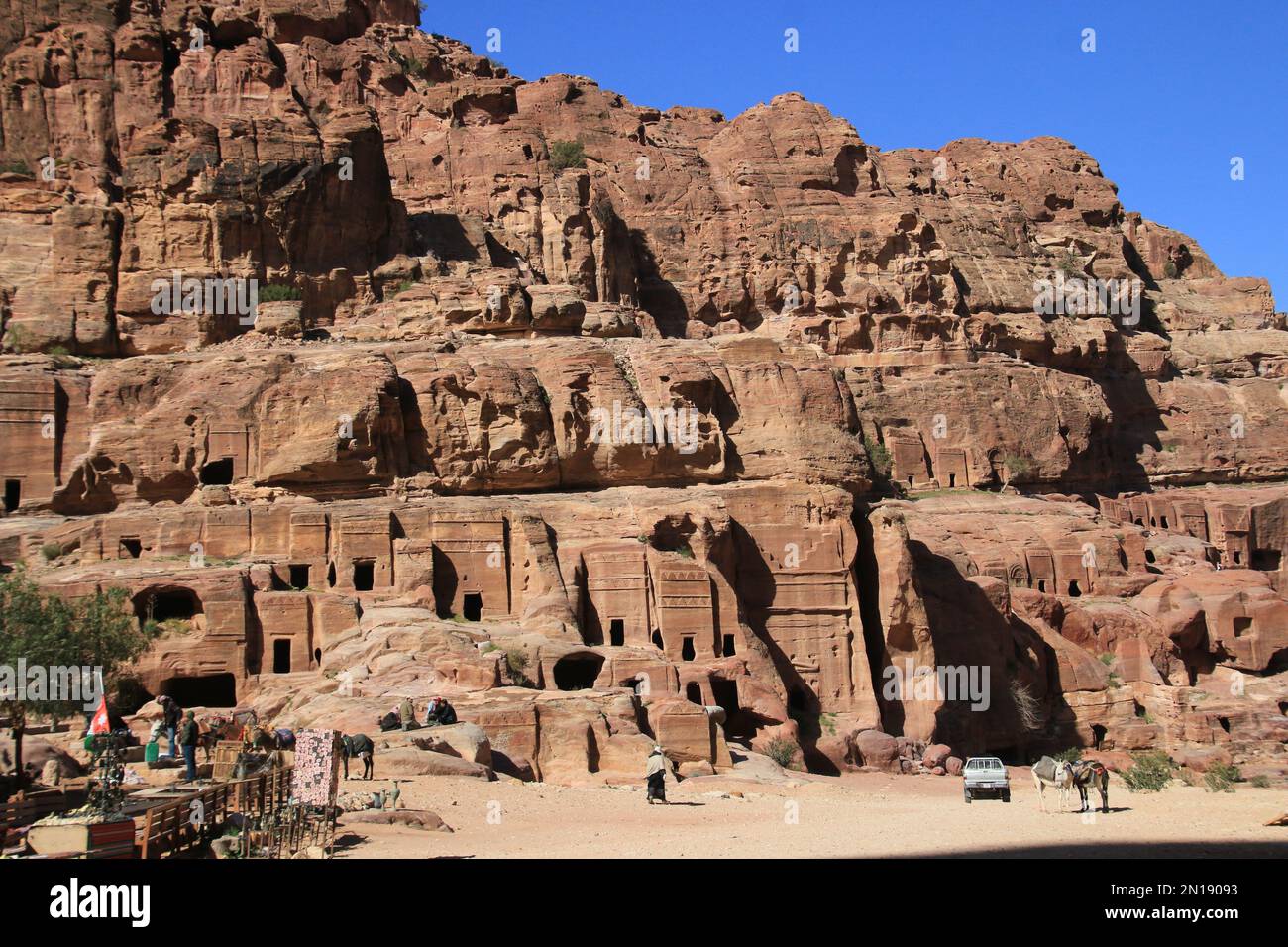 Rock hewn temple, Petra, Jordan Stock Photo - Alamy