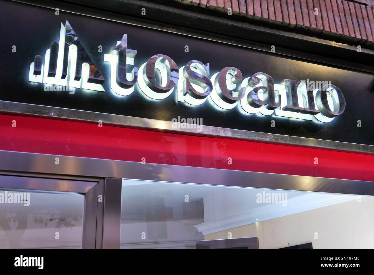 SIGN OF TOSCANO. IT IS ITALIAN LEADER IN THE BUYING AND SELLING OF ...