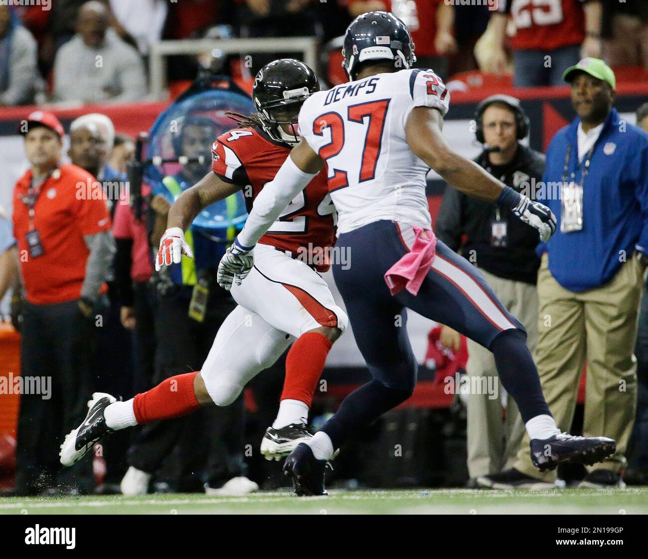 Atlanta Falcons running back Devonta Freeman (24) runs near Houston ...