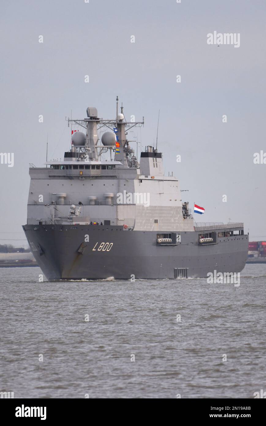 River thames daily life warship daily life hi-res stock photography and images - Alamy