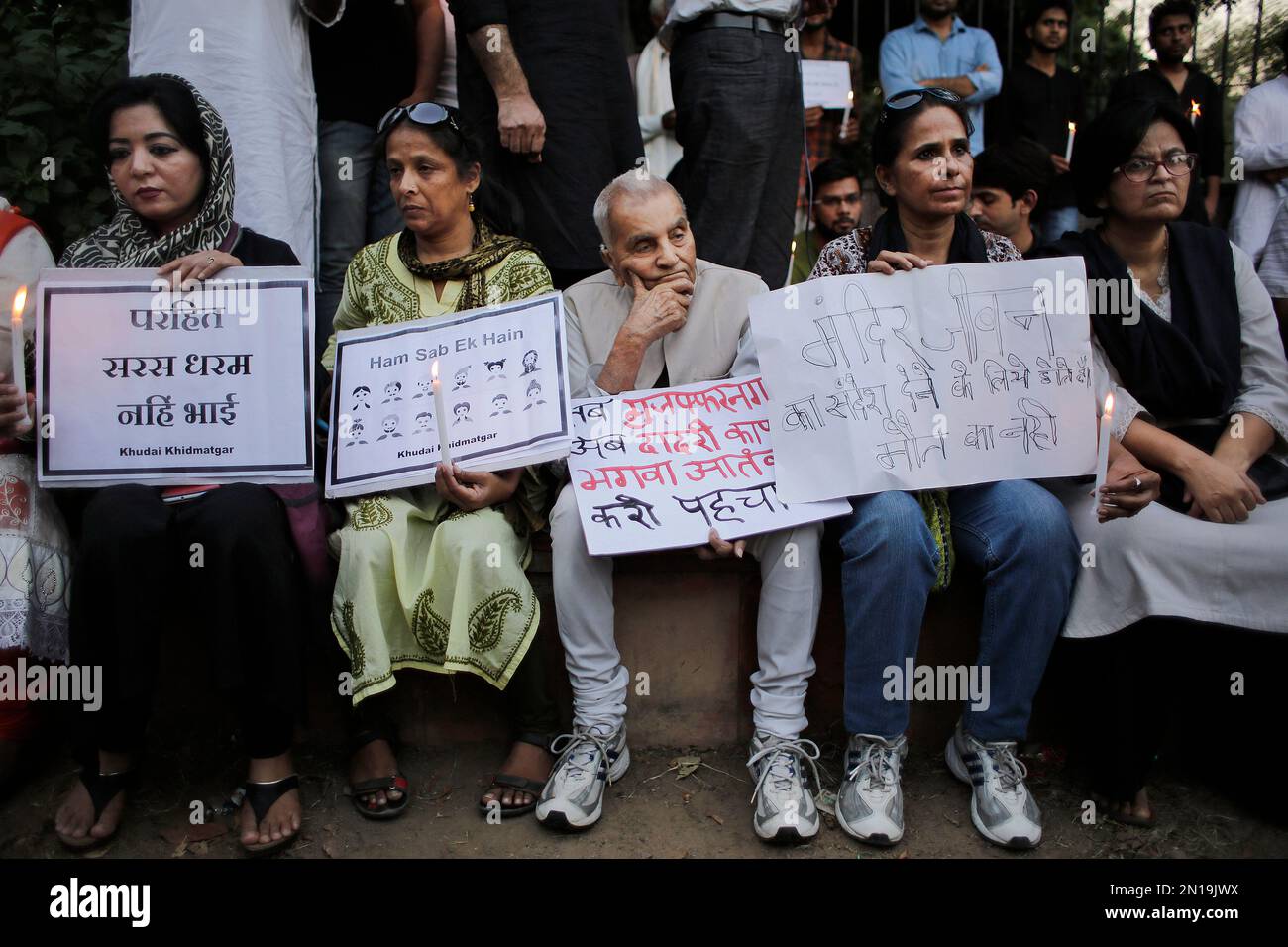 Former Chief Justice of the Delhi High Court Rajinder Sachar, center ...
